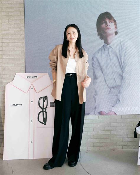 Our Log 아워로그 매거진 성수동의 봄을 수놓은 여섯 명의 배우가 한자리에 모였습니다 최지우 이동욱 안소희 연우진