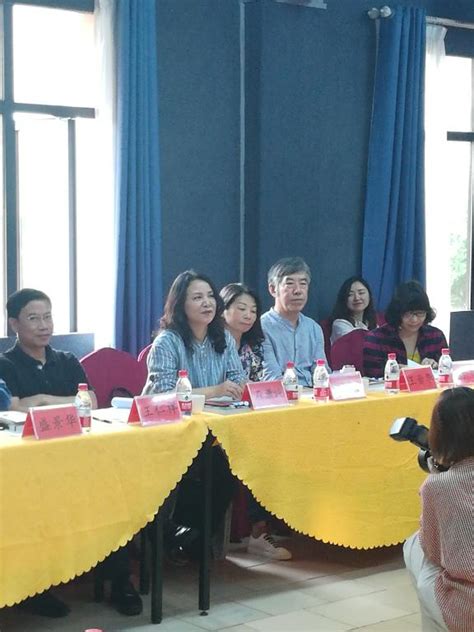 基地学术带头人石潇纯带领区域文化研究基地研究团队前往安化考查新农村文化建设 湖南人文科技学院湘中区域发展中心