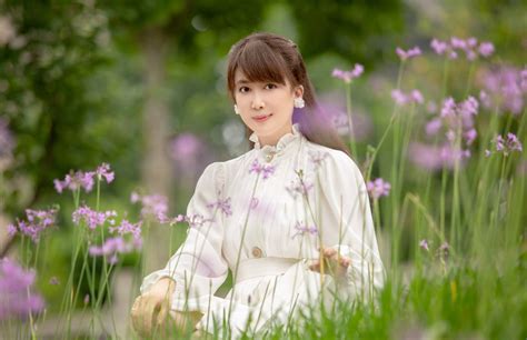 孟庭苇夏日写真释出 身穿白色连衣裙彰显温柔魅力 搜狐大视野 搜狐新闻