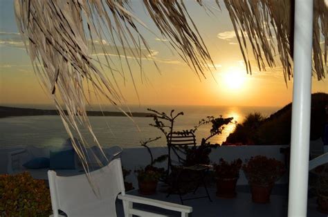 Top Activities To Do In Santorini Santorini Activities To Do Honeymoon