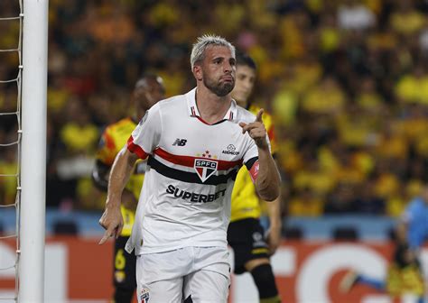 Calleri Se Isola Como 3º Maior Artilheiro Do São Paulo Na Libertadores