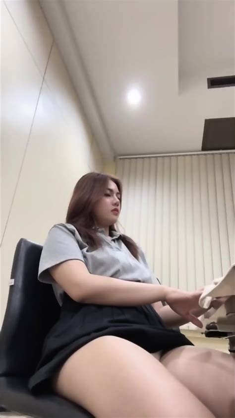 Staf Kantor Gabut Pamer Memek Eporner