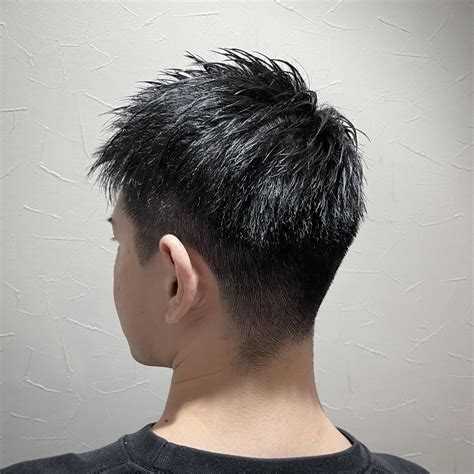 夏にぴったりの爽やかスタイル｜ブログ｜ヒロ銀座ヘアーサロン 銀座一丁目店｜高級理容室・床屋 ヒロ銀座ヘアーサロン