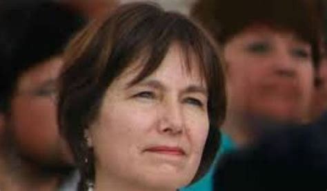 Carmen Castillo La Ex Ministra De Salud Que Ahora Es Candidata A