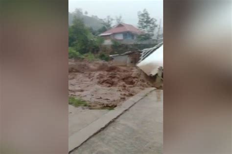 Enam Jembatan Putus Dampak Banjir Bandang Di Kabupaten Solok ANTARA News
