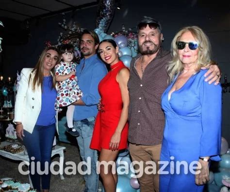 Floppy Tesouro Festejó Los Dos Años De Su Hija Moorea Vía País