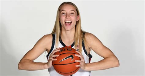 Paige Bueckers Lifestyle Salary And Net Worth Of Uconns Star