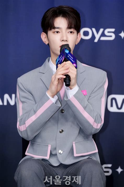 장하오 선이 굵은 미남 SE포토 네이트 연예