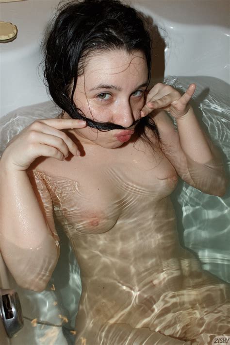 Tasia Loomer In Bubble Bae By Zishy Erotic Beauties