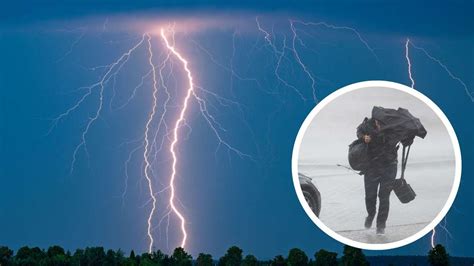 Schwül Warmes Wetter In Nrw Unwetter Gewitter Und Starkregen Drohen