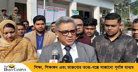 সপরিবারে ভোট দিলেন ঢাবি উপাচার্য অধ্যাপক মাকসুদ কামাল