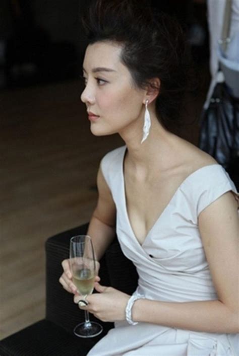 因長得太漂亮，被富商「盯上」的女星們 每日頭條