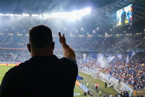 Ronaldo brinca sobre Messi ir jogar no Cruzeiro Já pensou
