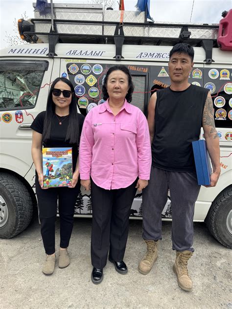 21 МУ ын Гавьяат багш доктор “Баянхонгор Олон Улсын” сургуулийн захирал Ш Чимэгээ эгч маань