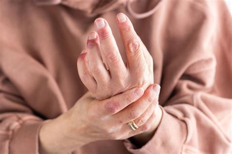 Premium Photo Close Up Of Elder Woman Hands With Atopic Dermatitis
