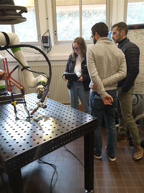 Weez U Welding Présente Son Cobot De Soudage Piloté Proxinnov