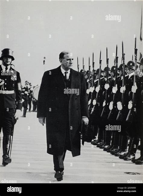 Eng Translation The Arrival Of M Edouard Daladier In Munich On