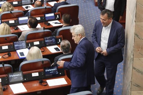 Европски фронт нема да гласа за новата Влада пратениците ја напуштија седницата