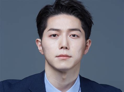 30대 남자 배우 모델 나레이션 박민재 입니다 크몽