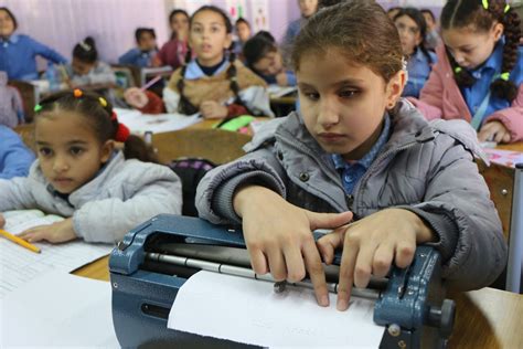 معلمة المستقبل أسيل الشريف تريد التأثير على الأجيال القادمة الأونروا