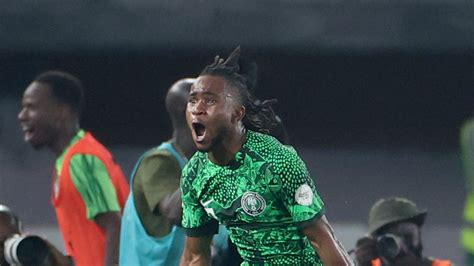 Lookman jest niesamowity Kolejny mecz i kolejny gol dający awans