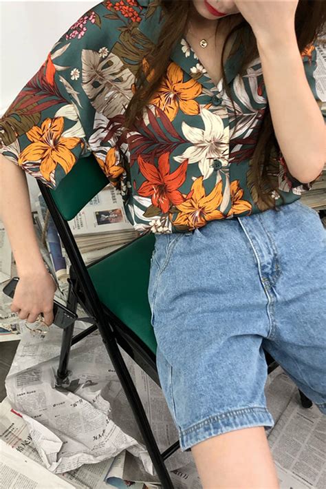 Short Sleeve Vintage Flowers Blouse Shirt Nada Outfit Land