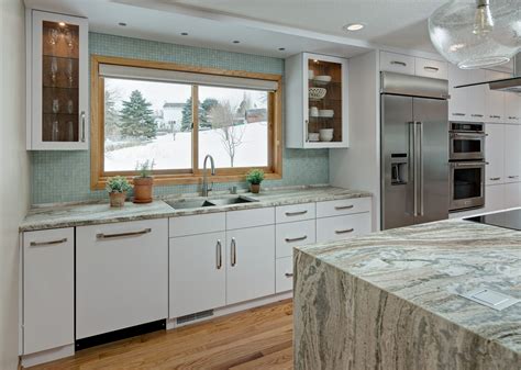 Matte White Contemporary Kitchen Crystal Cabinets