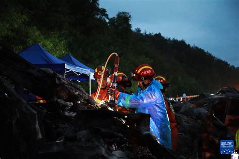 广东梅大高速路面塌方事故已致24人死亡 新华网