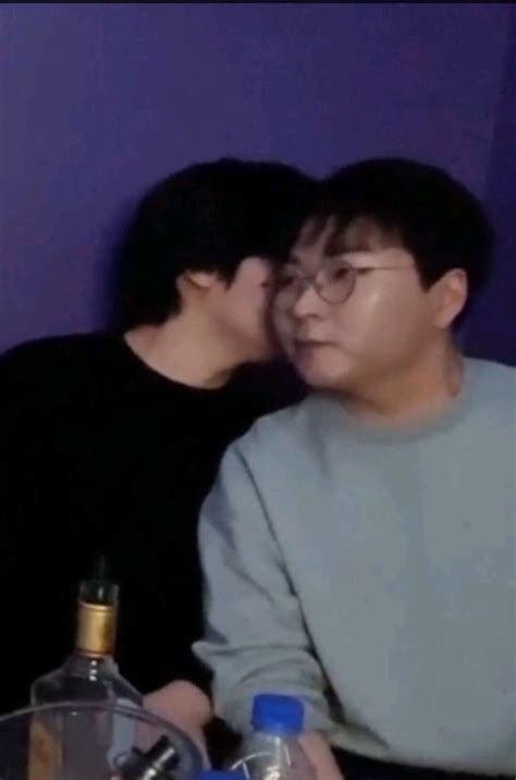 오피셜 트위치 장례식에서 탄생한 커플링 치지직 에펨코리아
