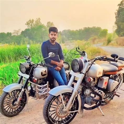 🚩𝗣𝗿𝗮𝗱𝘂𝗺 𝗣𝗮𝗻𝗱𝗲𝘆 छात्र नेता ⚔️ 🚩 Pradumpandit Uruva • Threads Say More
