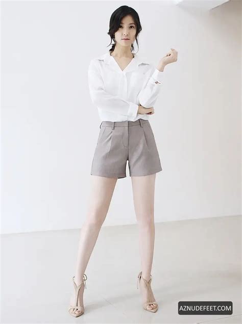 Megan Lai Feet Aznudefeet