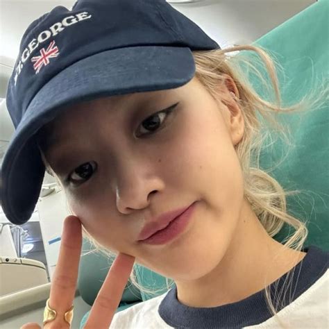 Ly Zhang Zl00309 • Threads Say More