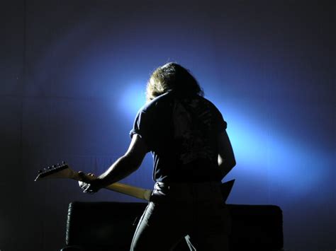 Electric Guitar Buyers Guide How To Buy Electric Guitar