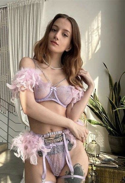 Cursed Ellie Bigbutshy