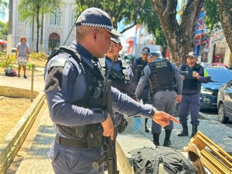 PMAM deflagra operação Choque de Ordem em praça no Centro de Manaus SSP