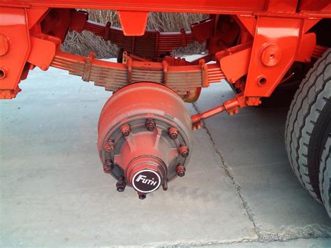 40 Feet 3 Axle 트랙터 플랫 베드 헤비 트럭 세미 트레일러 의 고품질 40 Feet 3 Axle 트랙터 플랫 베드 헤비 트럭 세미 트레일러