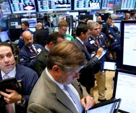 Acciones Globales Suben Por Apetito De Riesgo Y Con Miras A Indicador