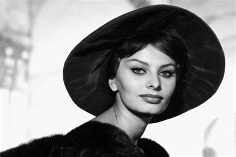 بازیگر مشهور ایرانی که شباهت زیادی به سوفیا لورن دارد عکس روزنامه