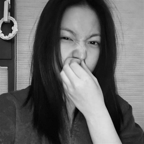 Pin By W On Lilith Marie Red Velvet Music Poster Ideas Selfie Poses