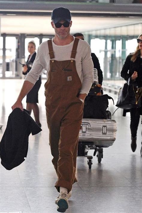 Chris Pine Heathrow Airport March 29 2018 Star Style Man