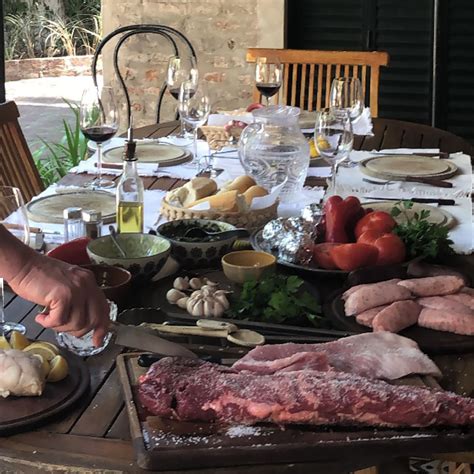 La Argentina Que Vende La Experiencia De Hacer Y Comer Asado A Turistas