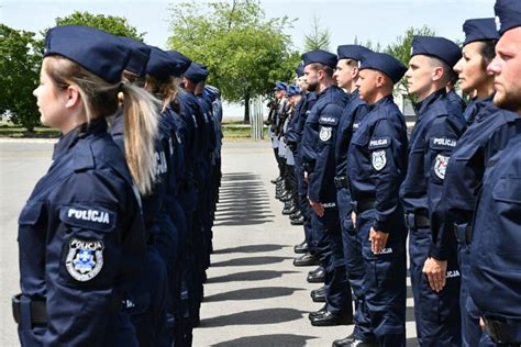 Nowi Funkcjonariusze Prewencji W Szeregach Podkarpackiej Policji Kurier Rzeszowski