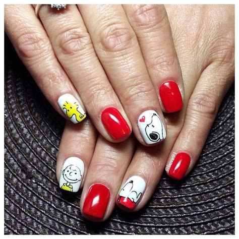 Cake And Nail Polish Snoopy Nails Short Acrylic Nails Designs Simple