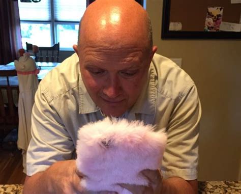 People Are Loving How Much This Dad Loves His Fluffy Pink Iphone Case