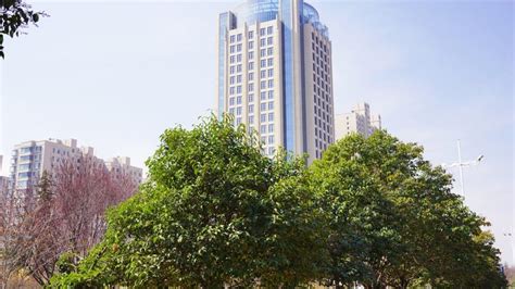 Best Street Architecture Powerpoint Background For Presentation