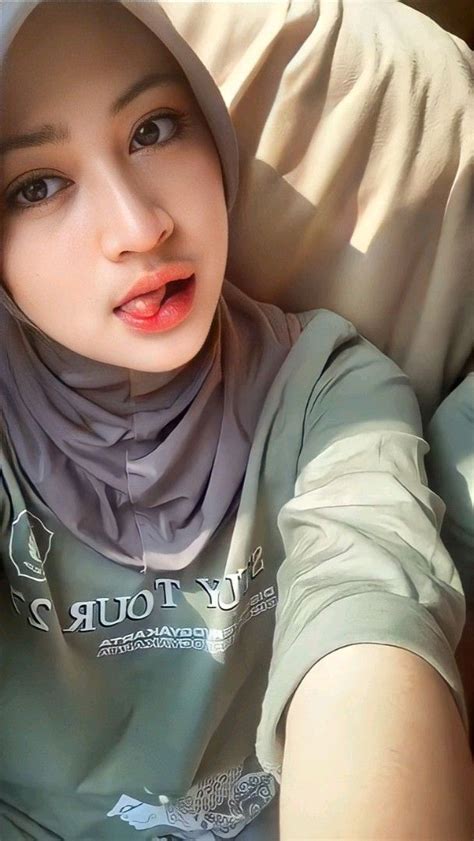 Pin oleh mellisa di Pin buatan Anda | Wajah gadis, Wanita hamil, Gaya hijab