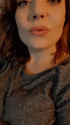 Kiss Gif Kiss Discover Share Gifs