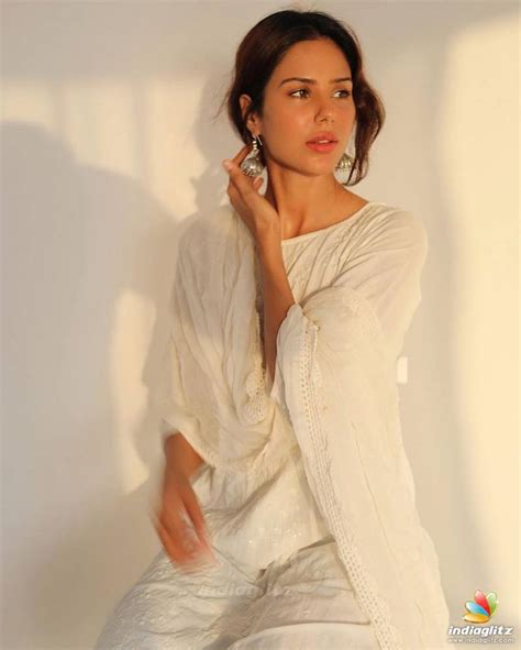 Sonam Bajwa Photos Tamil Actress Photos Images Gallery Stills And