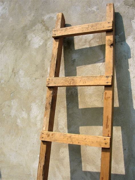 Oude Houten Ladder Over De Muur Stock Illustratie Illustration Of