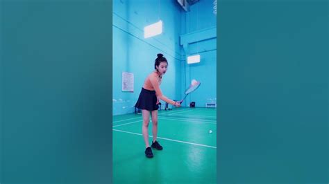 小姐姐教你一秒学捡球！羽毛球 羽毛球教学 慢动作 Youtube